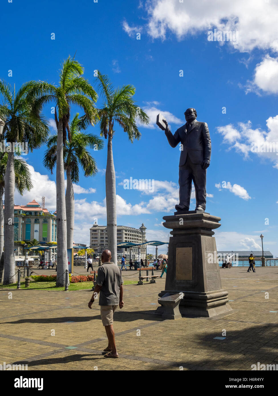 Statue of Sir Seewoosagur Ramgoolam (First Prime Minister of ...