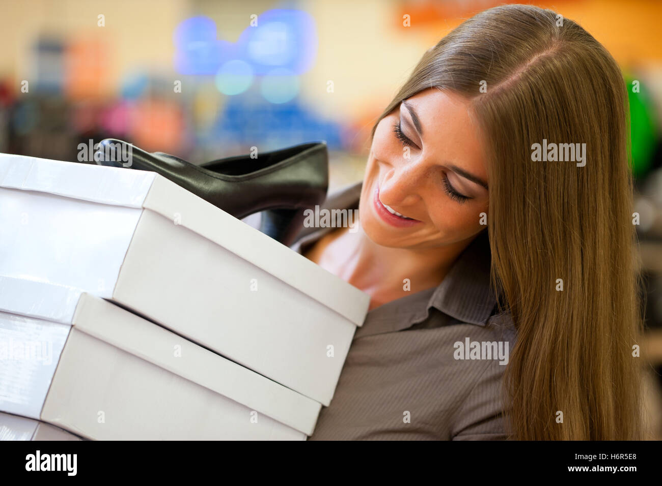 Retail deep hi-res stock photography and images - Alamy