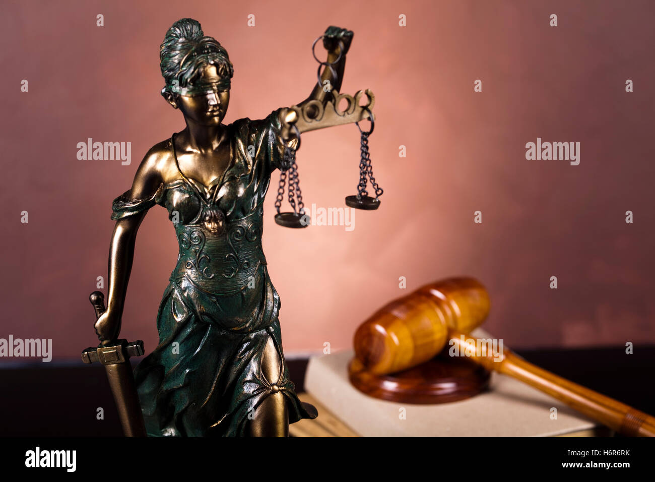 Judge hammer and other hi-res stock photography and images - Alamy