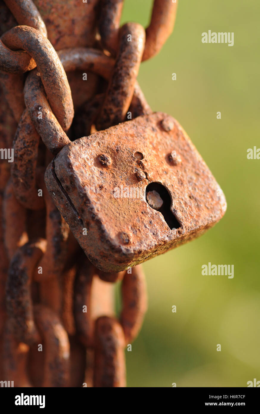 Rust padlock hi-res stock photography and images - Alamy
