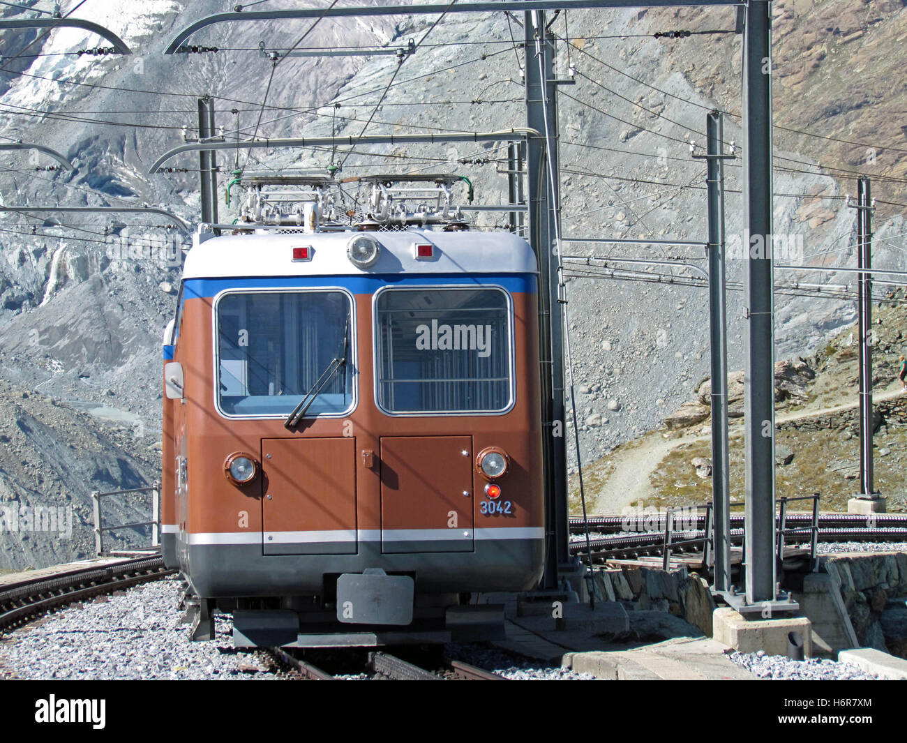 Glacier express railway train transport hi-res stock photography and ...