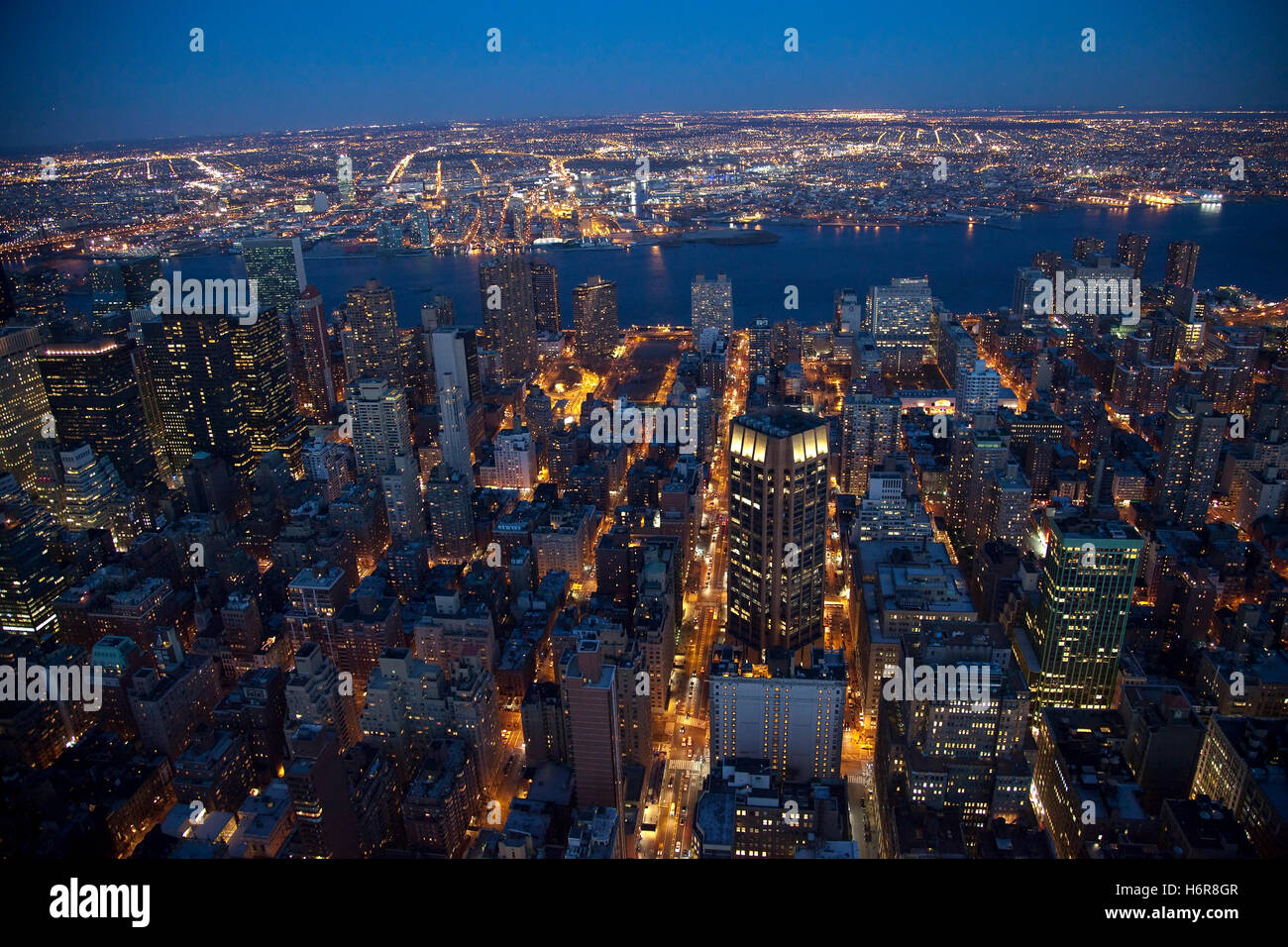 United nations buildings at night hi-res stock photography and images ...