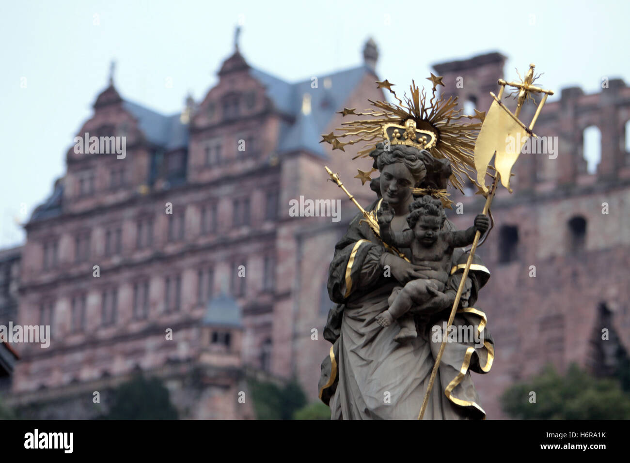 Maria statues hi-res stock photography and images - Alamy