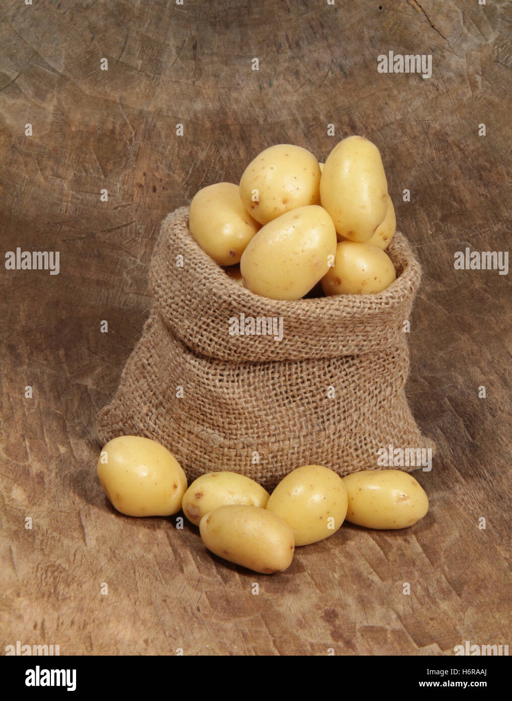 Little potatoes hi-res stock photography and images - Alamy