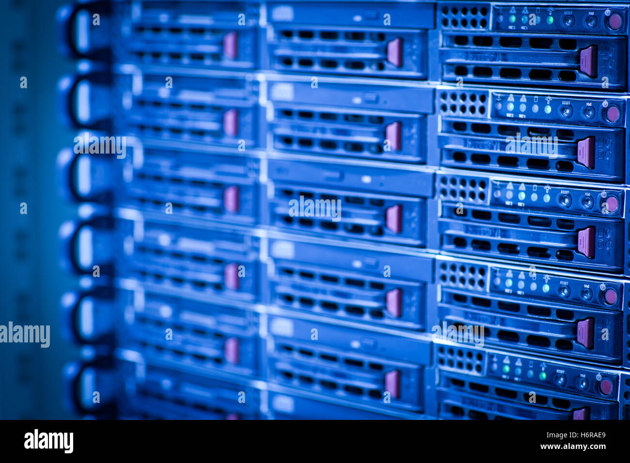 Computer storage connectivity hi-res stock photography and images - Alamy