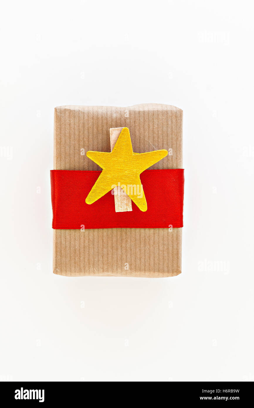 craft gift box with ribbon isolated Stock Photo - Alamy