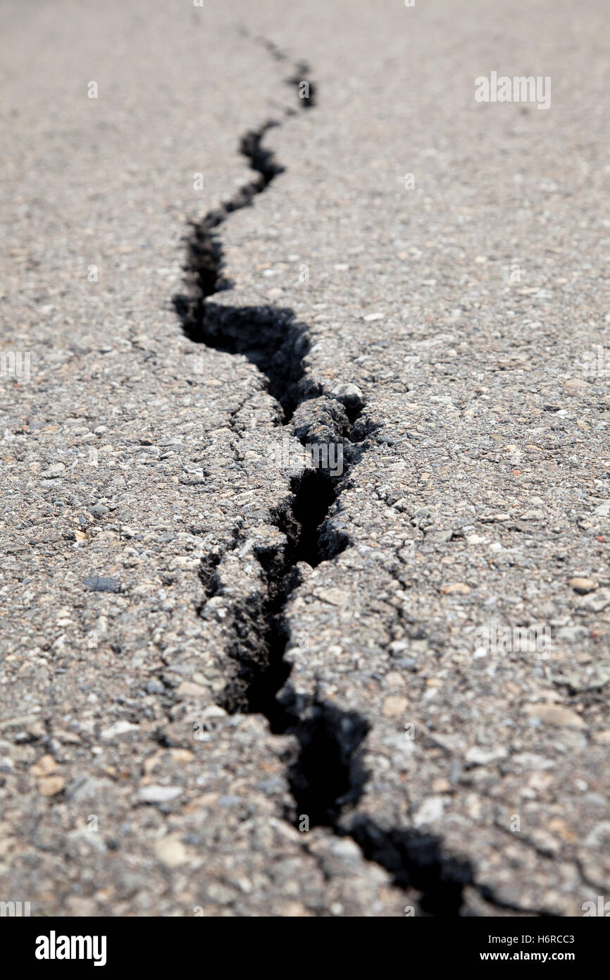 Fissured Rock Stock Photos & Fissured Rock Stock Images - Alamy