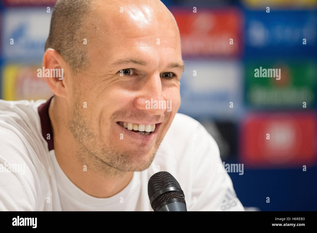 Eindhoven, Netherlands. 31st Oct, 2016. Munich's Arjen Robben smiling ...