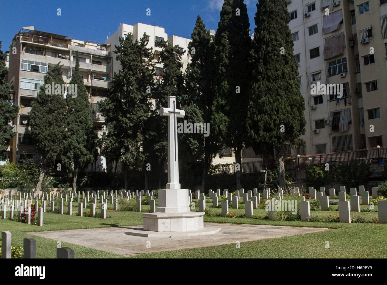 World war two cemetery hi-res stock photography and images - Alamy