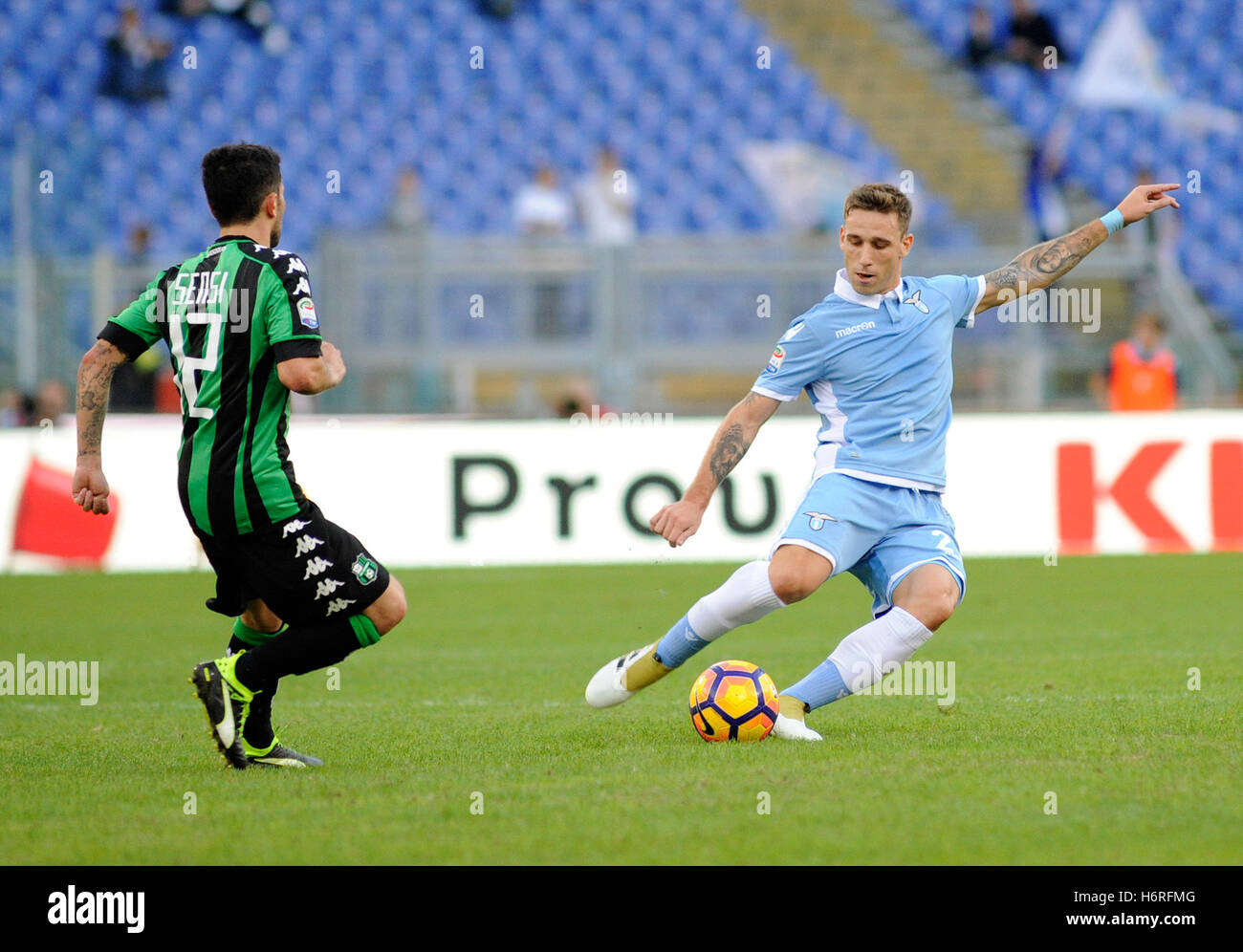 Stadium Olimpico, Rome, Italy. 30th Oct, 2016. Serie A football league ...