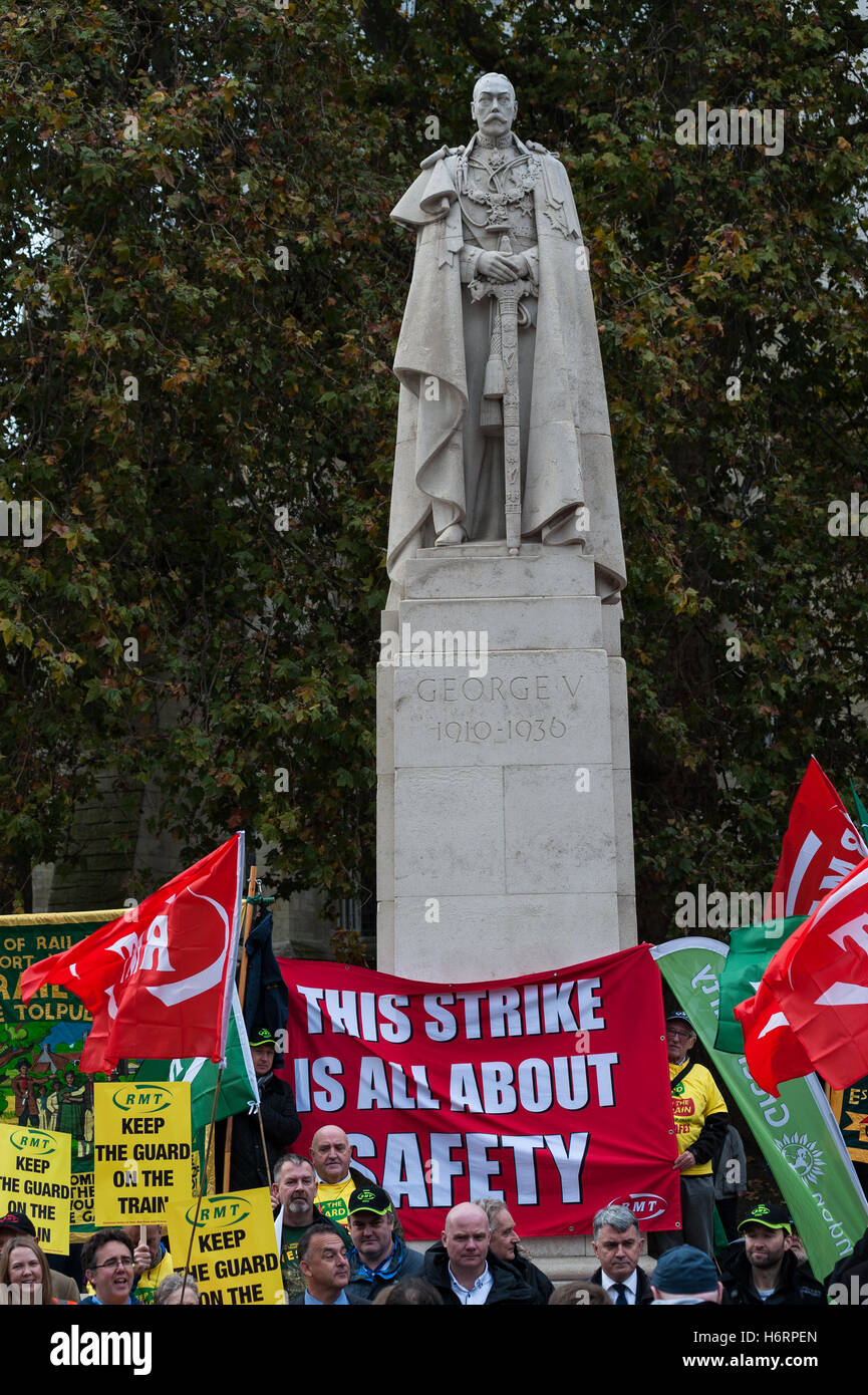 Members rail union hi-res stock photography and images - Alamy
