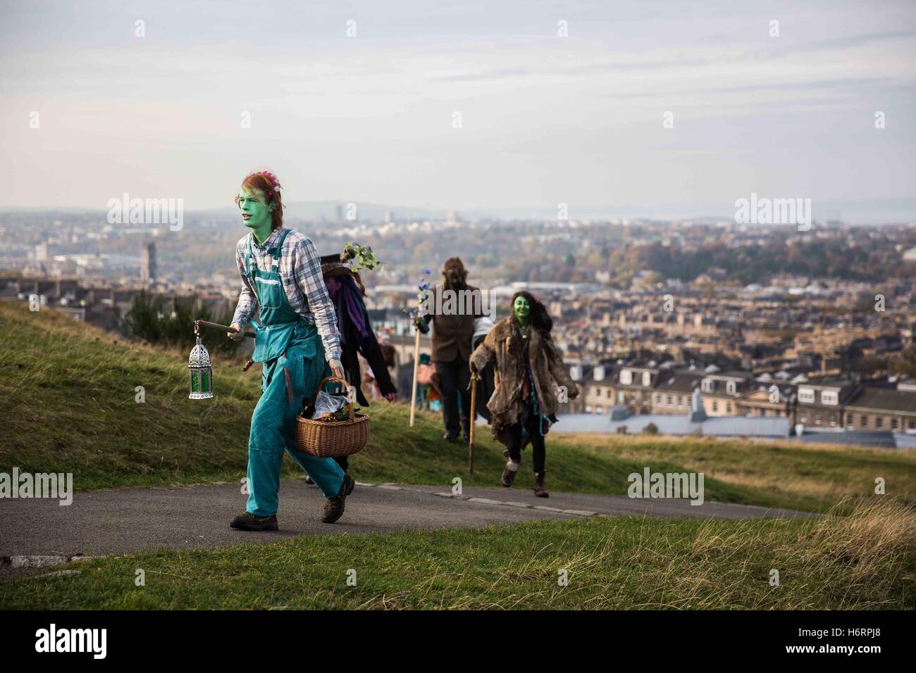 Edinburgh, UK. 1st Nov, 2016. Behind the scenes and rituals during all ...