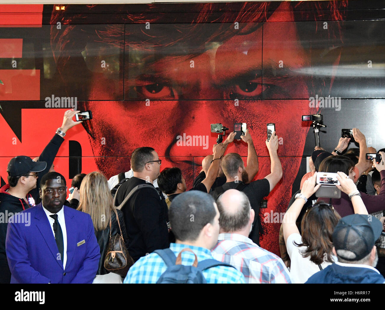Las Vegas, Nevada, USA. 1st November, 2016. Manny Pacquiao arrives in a ...