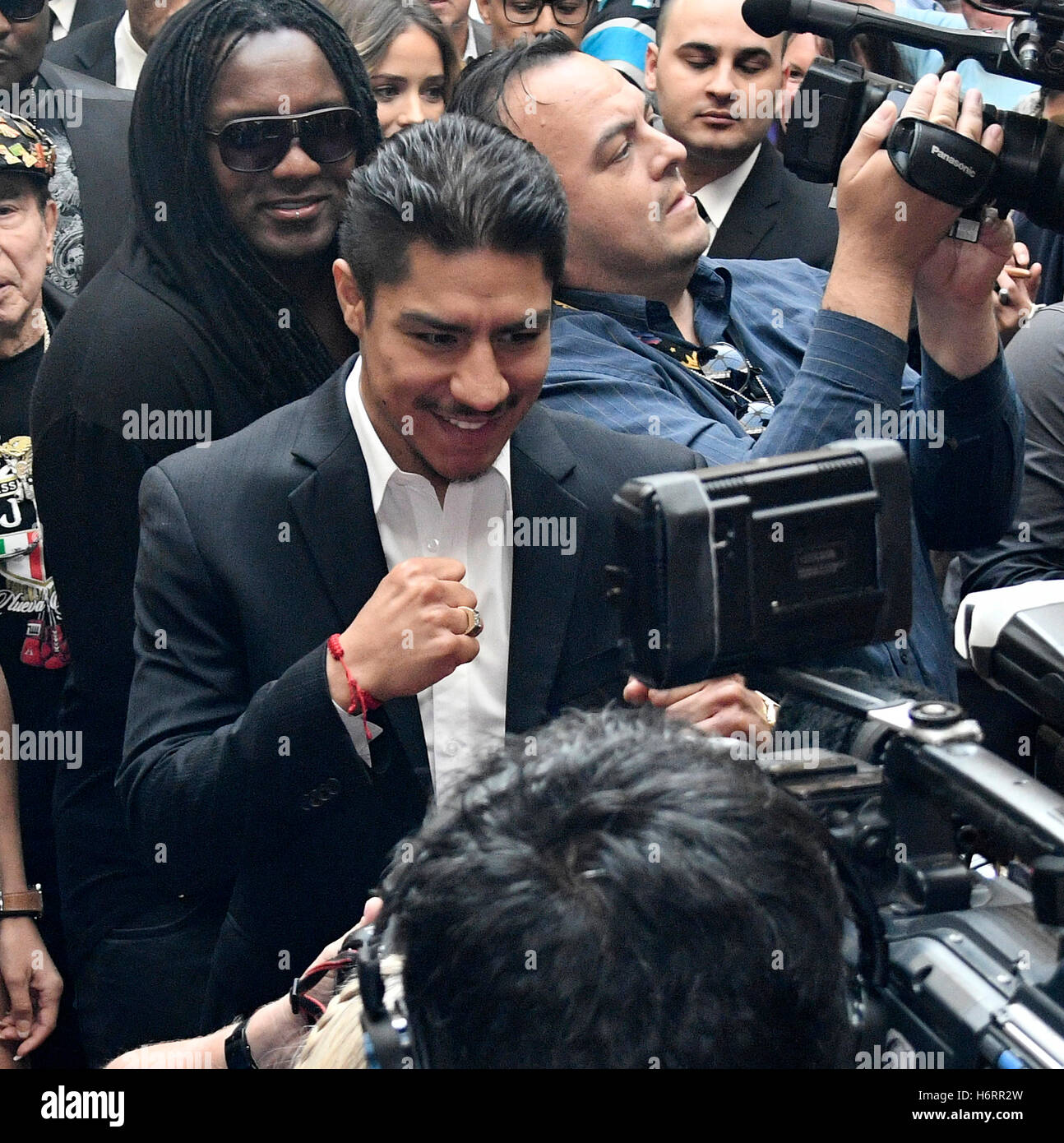 Las Vegas, Nevada, USA. 1st November, 2016. Jessy Vargas arrives in a ...