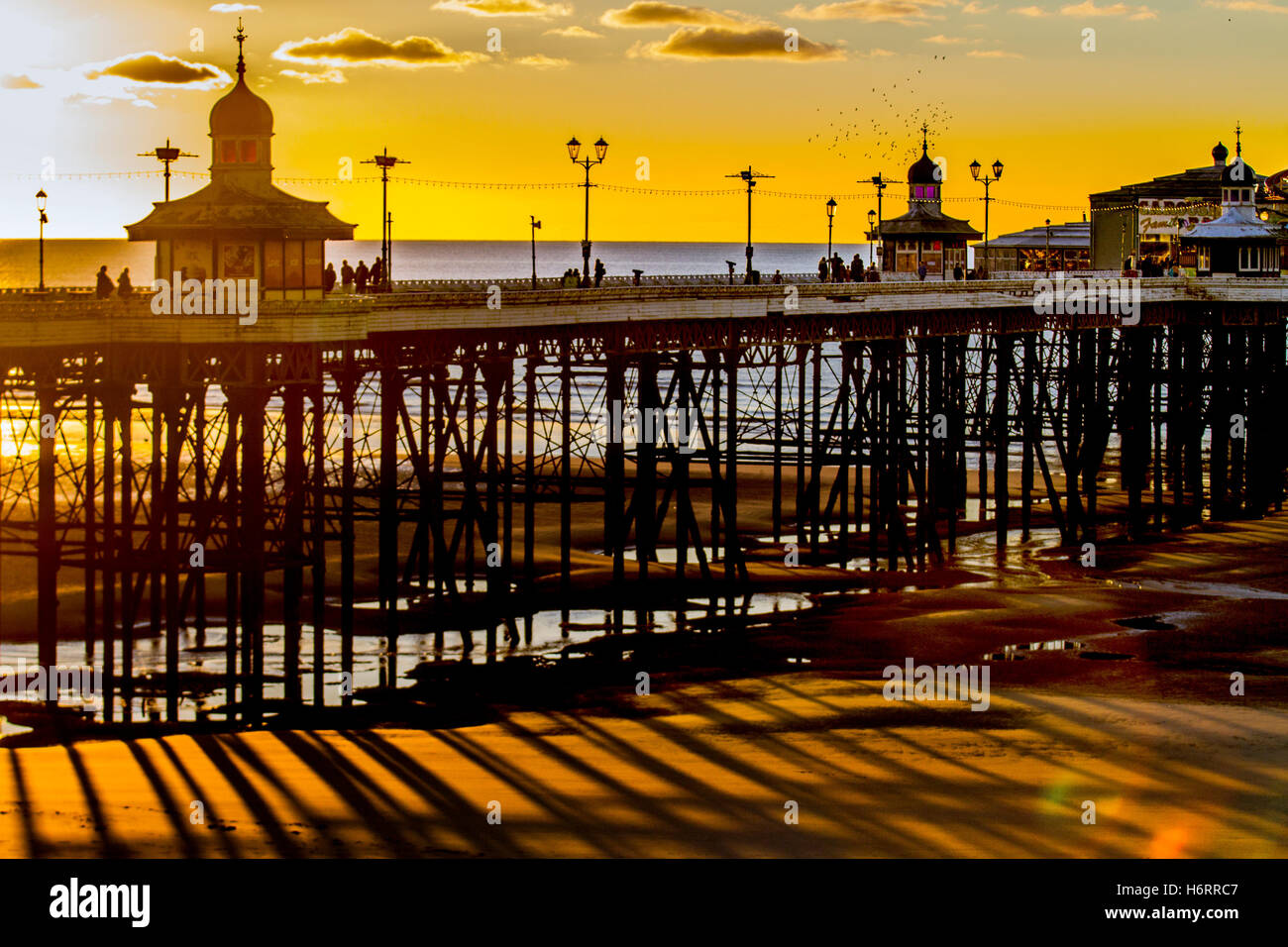 Blackpool sunset city hi-res stock photography and images - Alamy