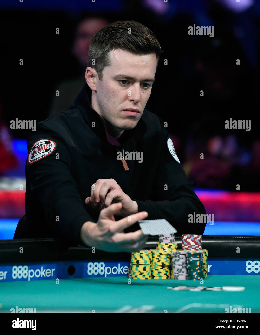 Las Vegas, Nevada, USA. 1st Nov, 2016. Gordon Vayo of San Francisco ...