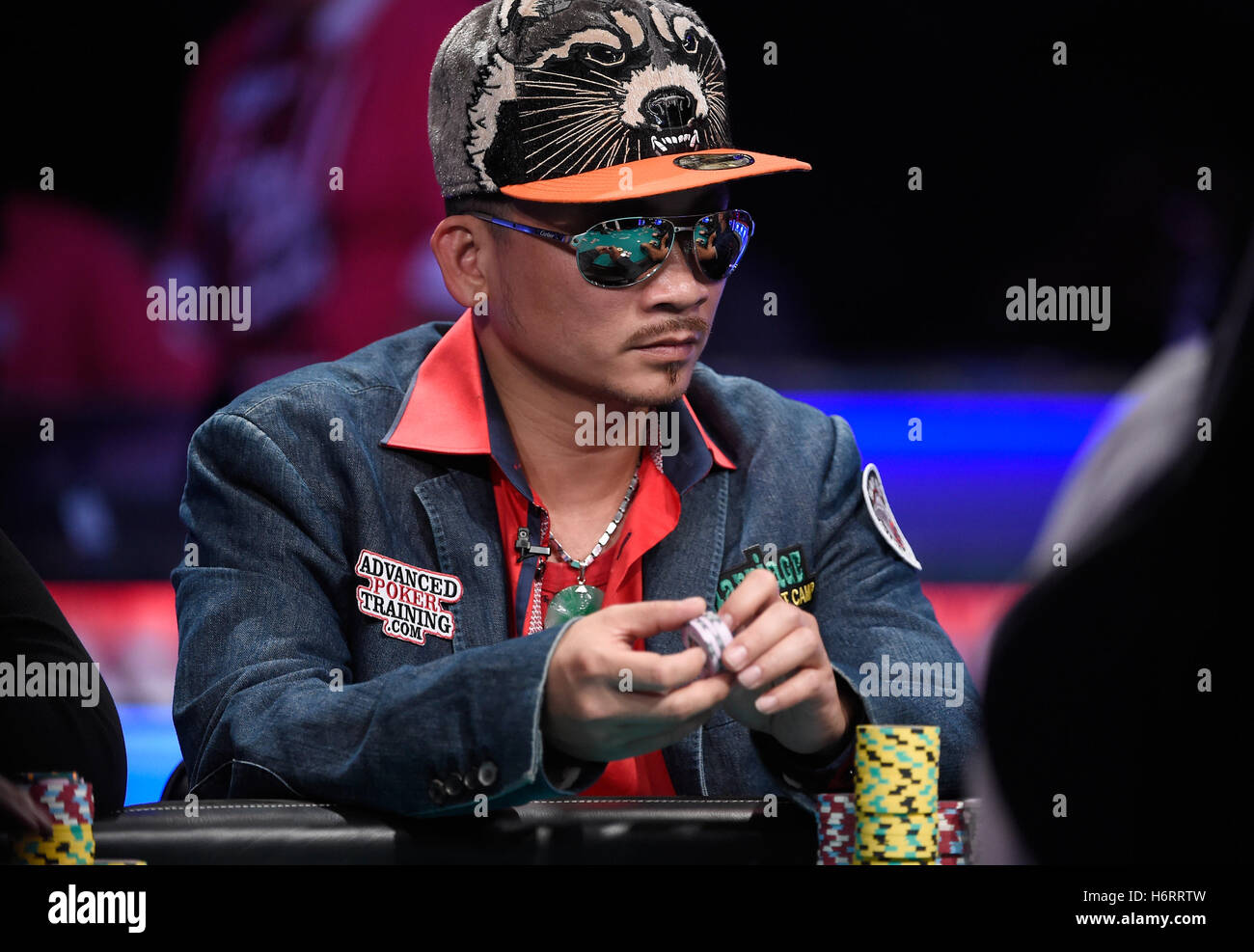 Las Vegas, Nevada, USA. 1st Nov, 2016. Qui Nguyen of Las Vegas competes ...