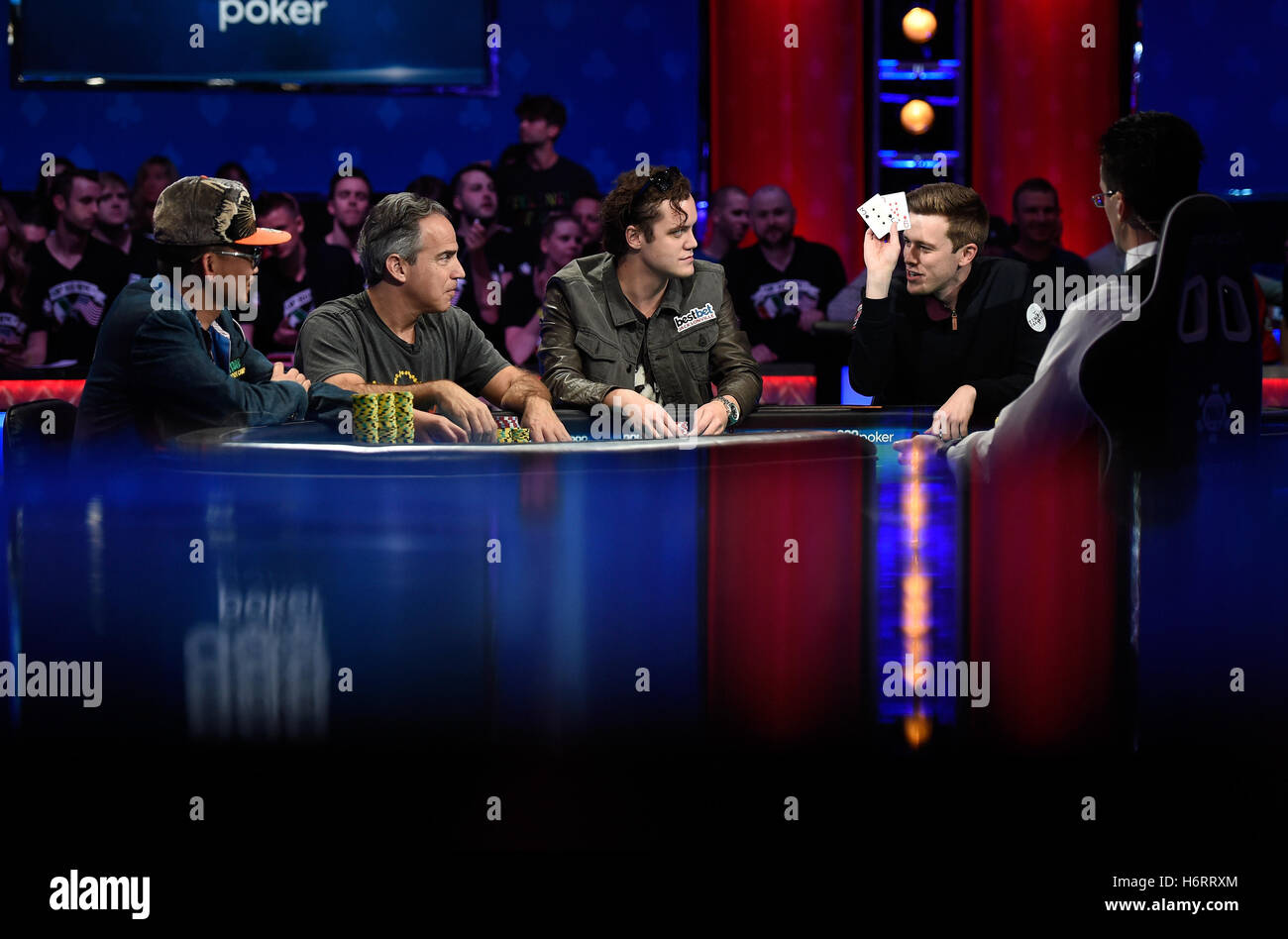 Las Vegas, Nevada, USA. 1st Nov, 2016. (L-R) Qui Nguyen of Las Vegas ...