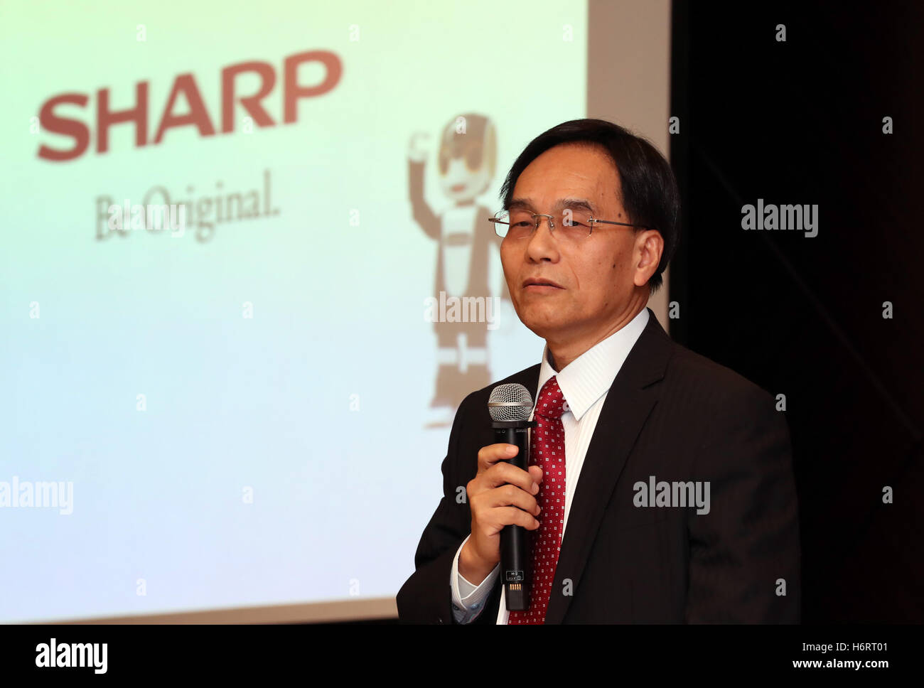 Tokyo, Japan. 1st Nov, 2016. Japanese electronics giant Sharp president ...