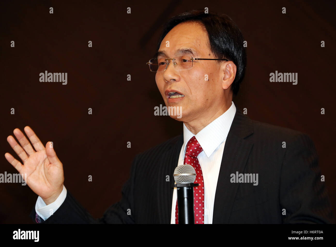 Tokyo, Japan. 1st Nov, 2016. Japanese electronics giant Sharp president ...