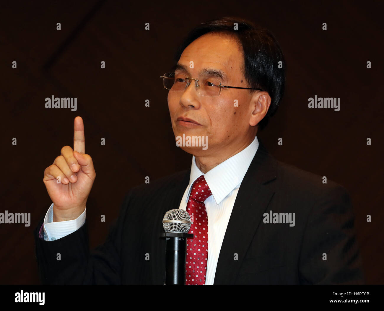 Tokyo, Japan. 1st Nov, 2016. Japanese electronics giant Sharp president ...