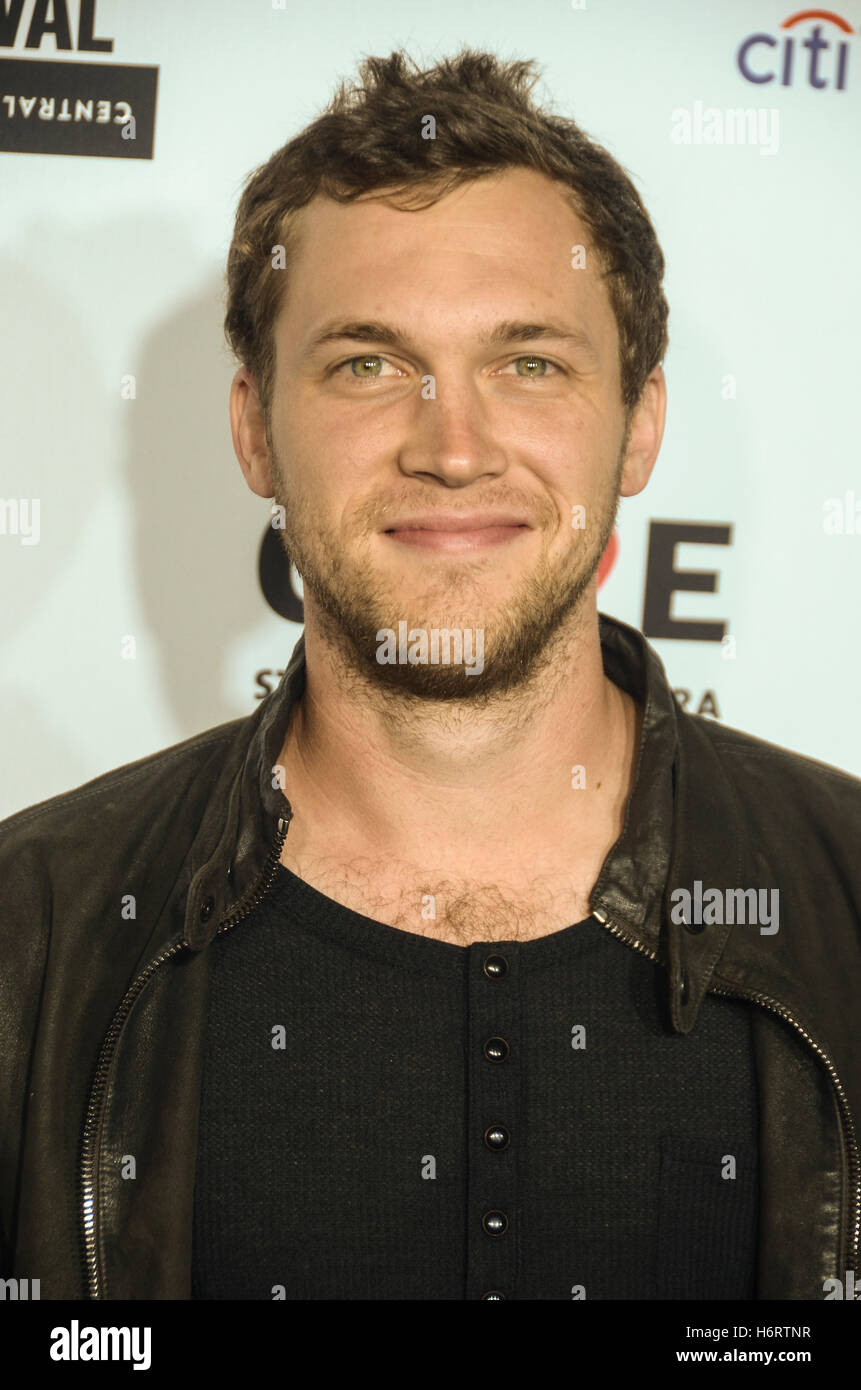 New York, NY, USA. 1st Nov, 2016. Singer Phillip Phillips attends the ...