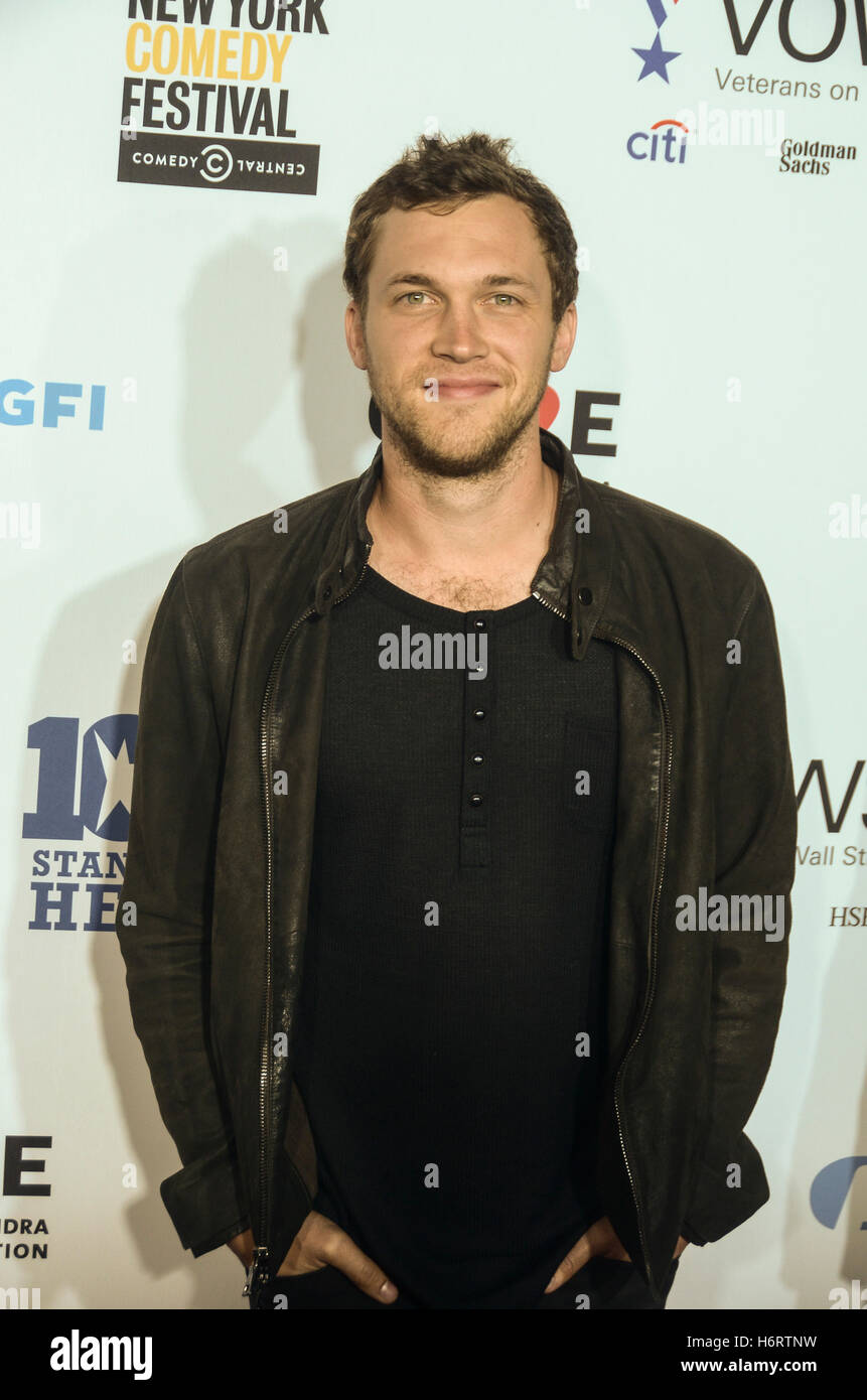 New York, NY, USA. 1st Nov, 2016. Singer Phillip Phillips attends the ...
