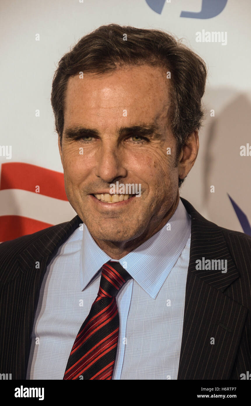 New York, NY, USA. 1st Nov, 2016. Bob Woodruff attends the 10th Annual ...