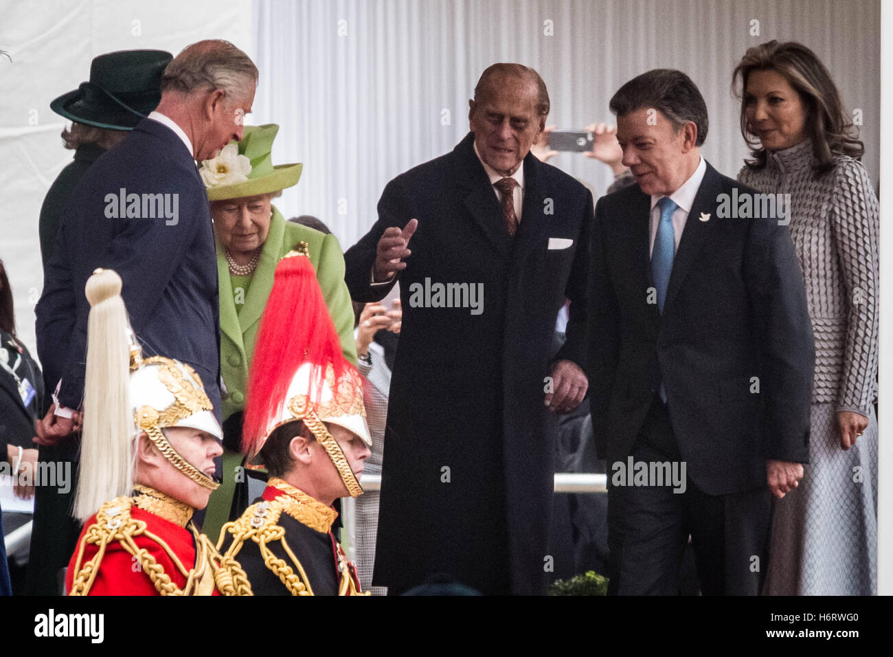 Queen elizabeth ii prince charles horse hi-res stock photography and ...