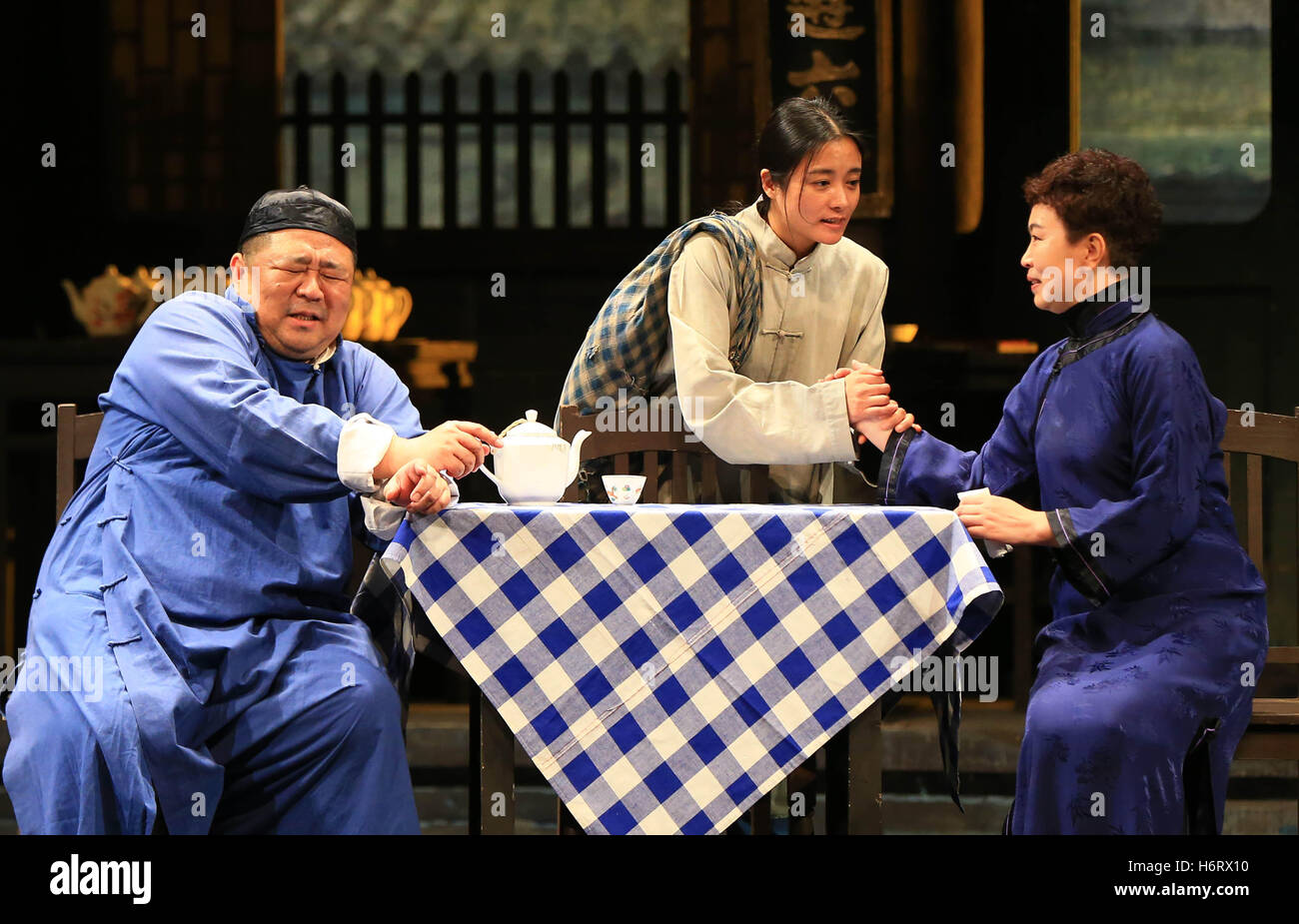 Toronto, Canada. 1st Nov, 2016. Actors of Beijing People's Art Theater ...