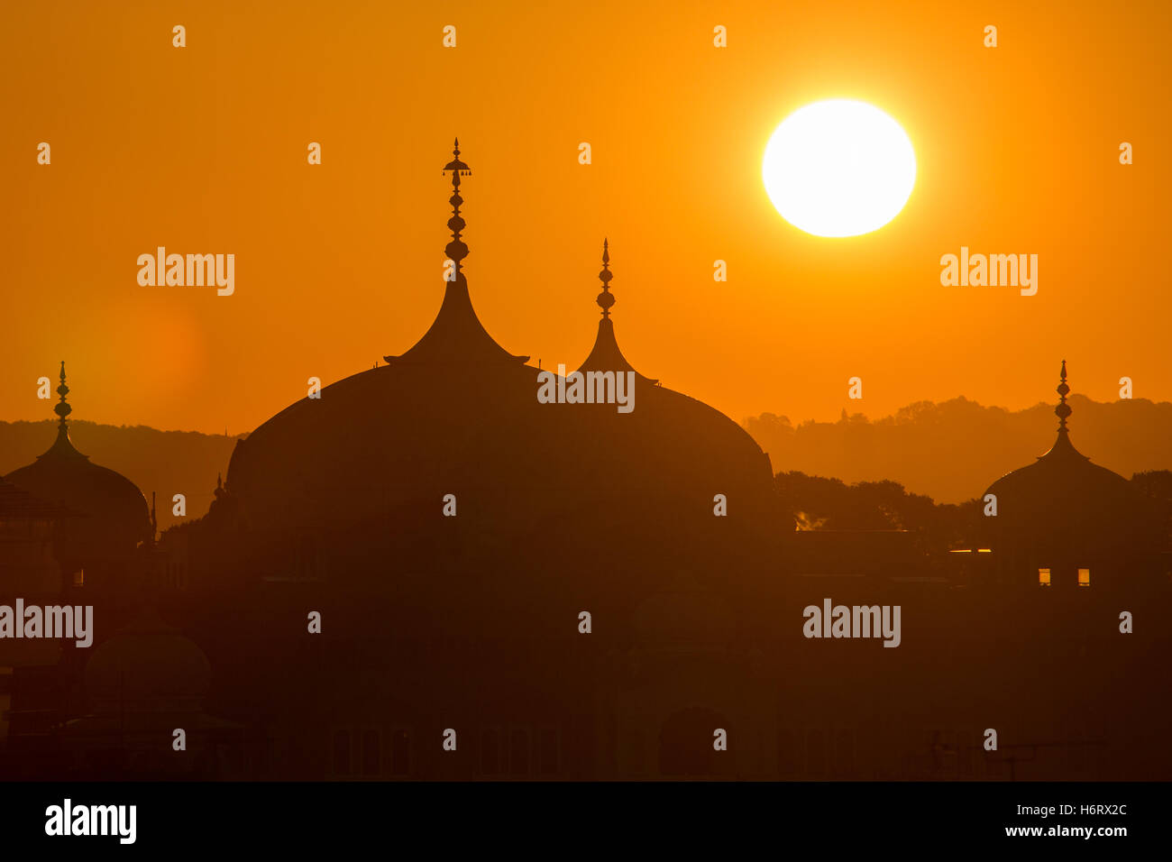 Sunrise over the Sikh temple in Gravesend, Kent Stock Photo - Alamy