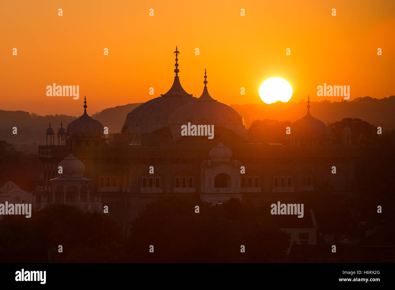 Sikh temple gravesend hi-res stock photography and images - Alamy