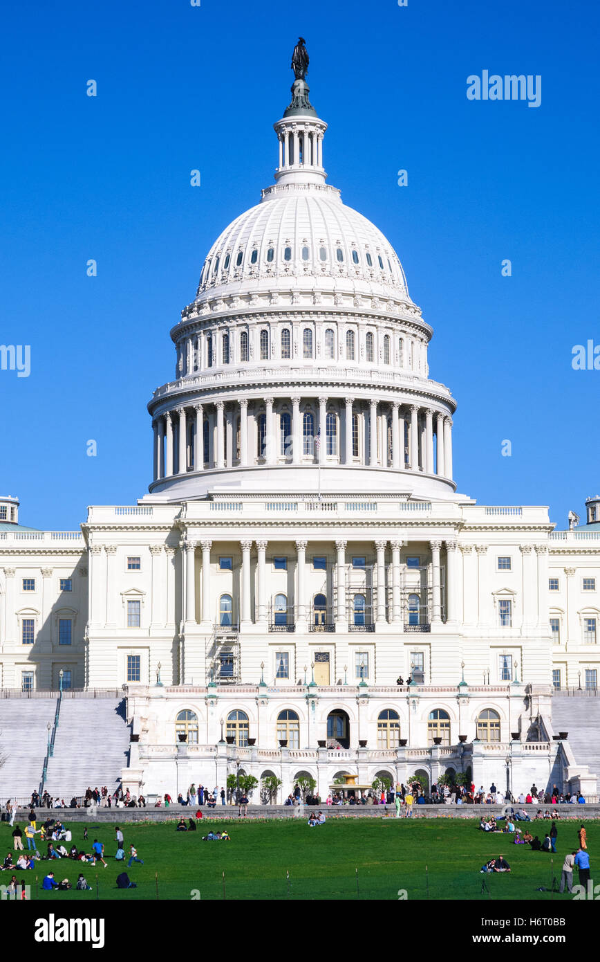 Dome capitol building legislative branch hi-res stock photography and ...