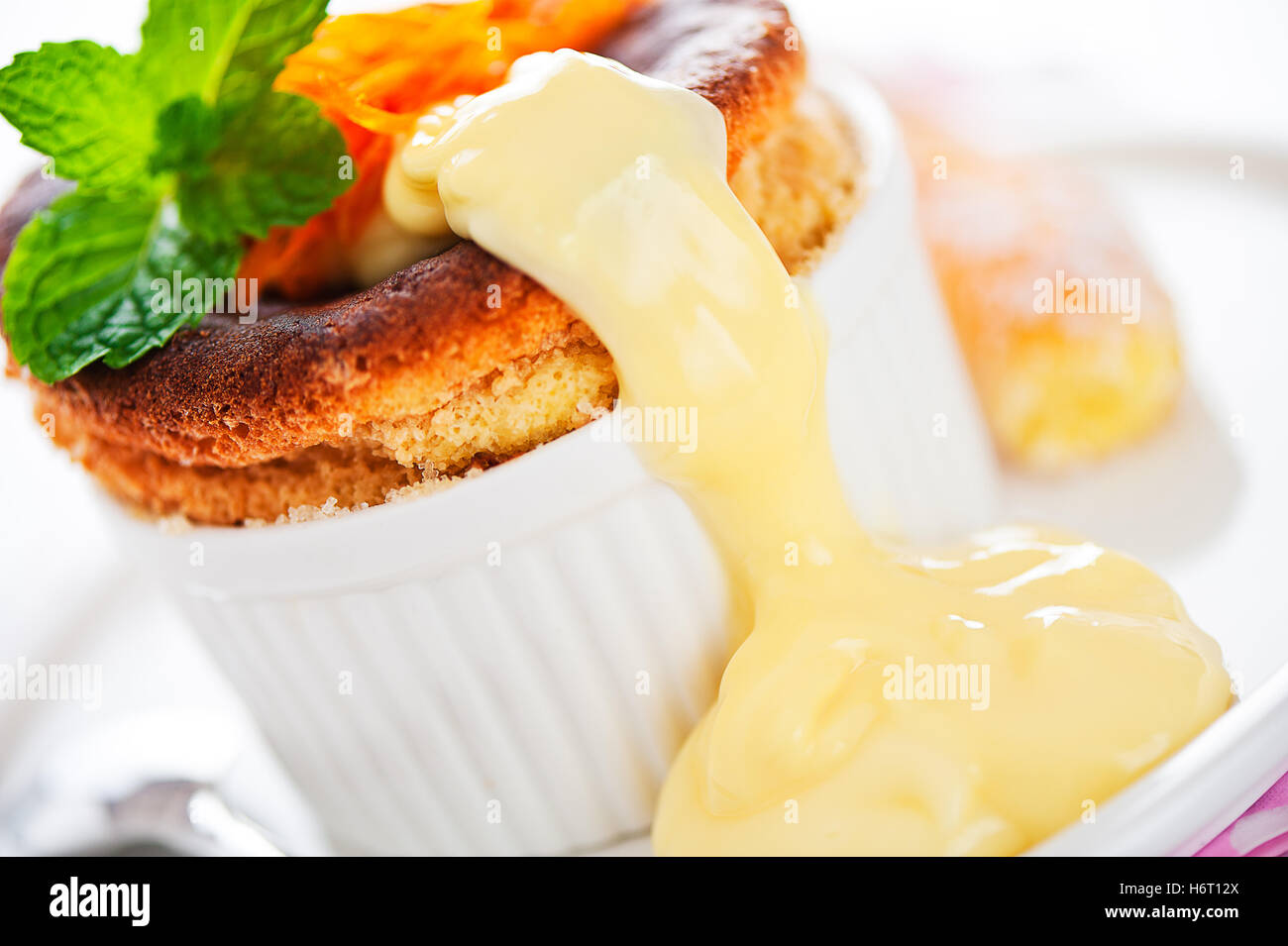 Souffle dinner party dessert hi-res stock photography and images - Alamy