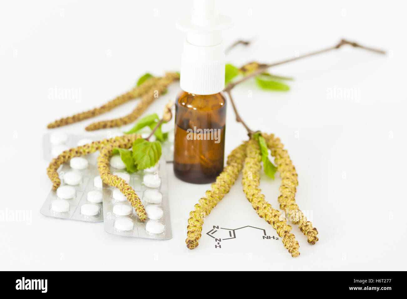 Hayfever and allergy tablets hi-res stock photography and images - Alamy