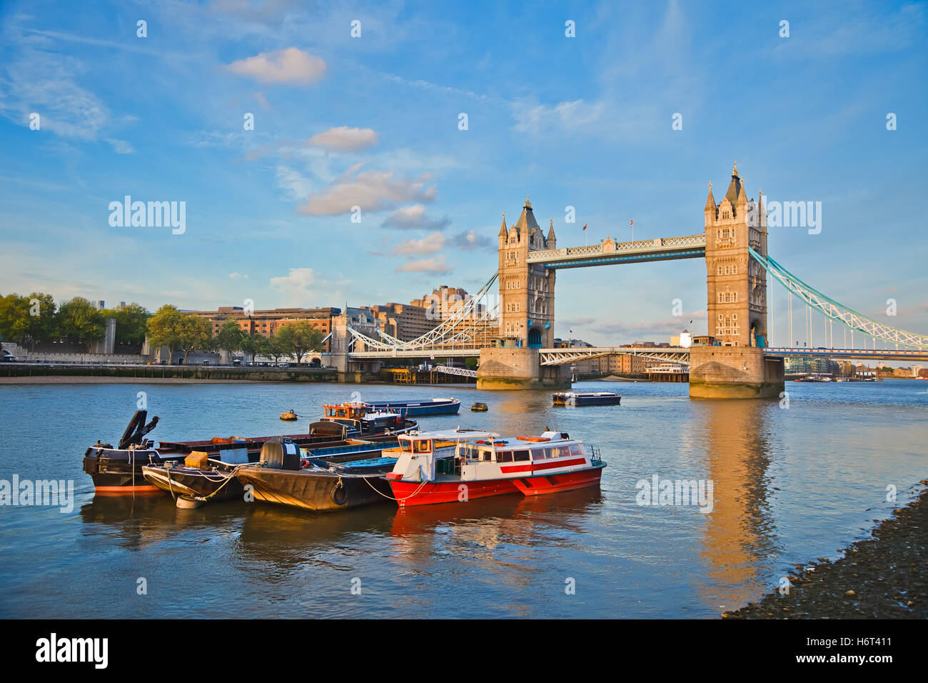 blue tower beautiful beauteously nice city town monument famous stone ...
