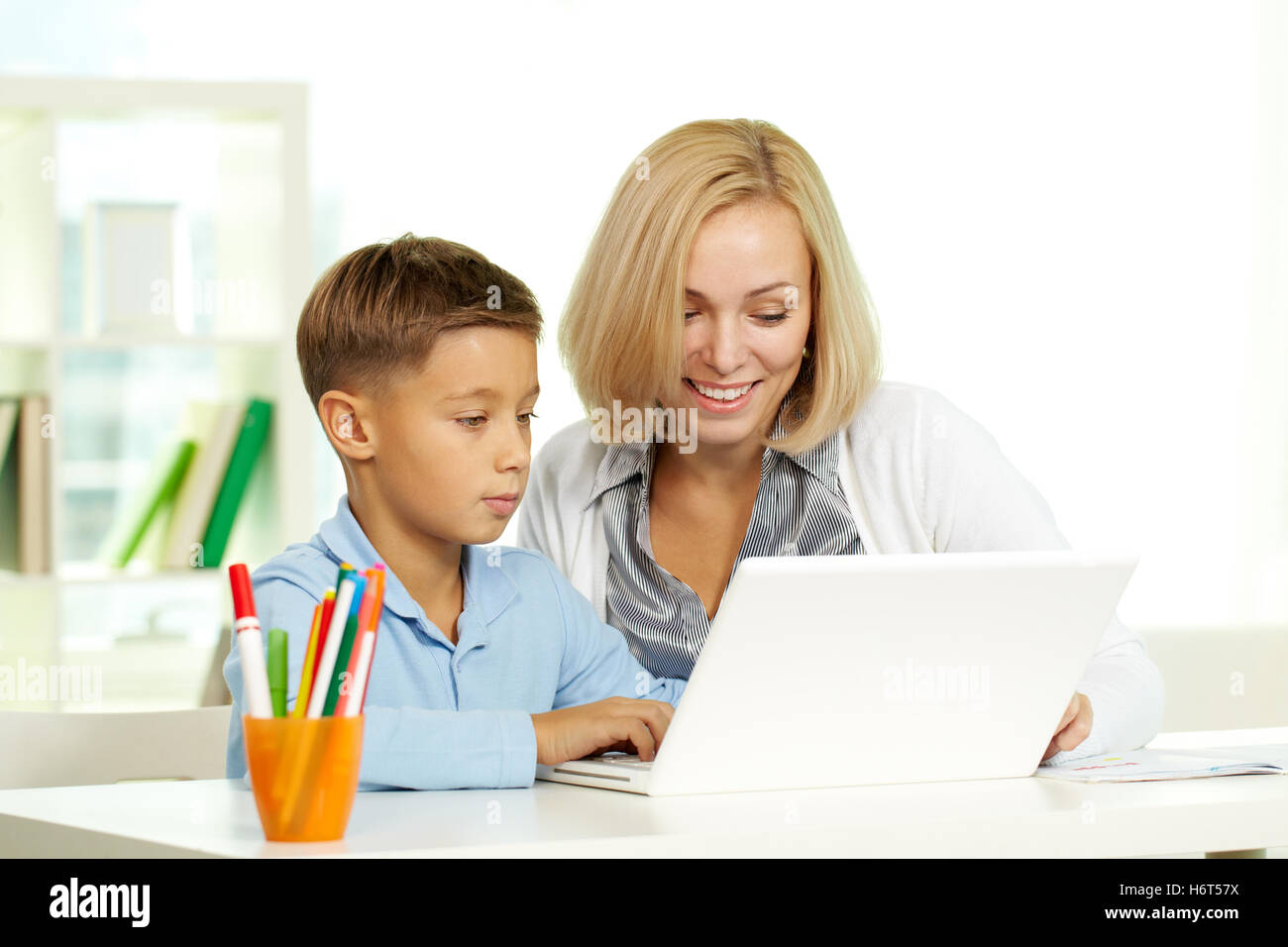 Private school bus hi-res stock photography and images - Alamy