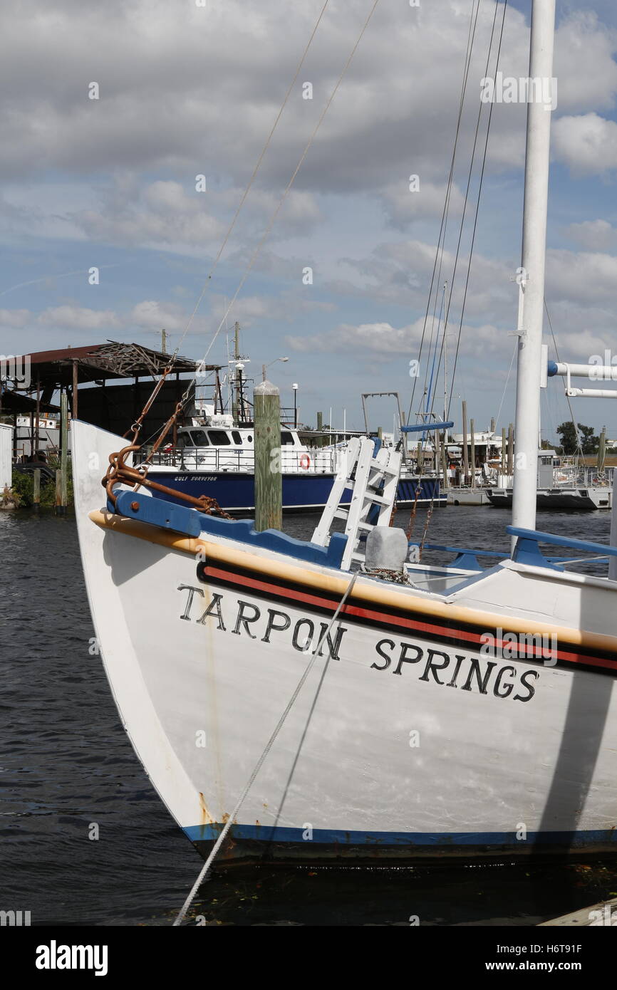 Sponge boat fishing boat hi-res stock photography and images - Alamy