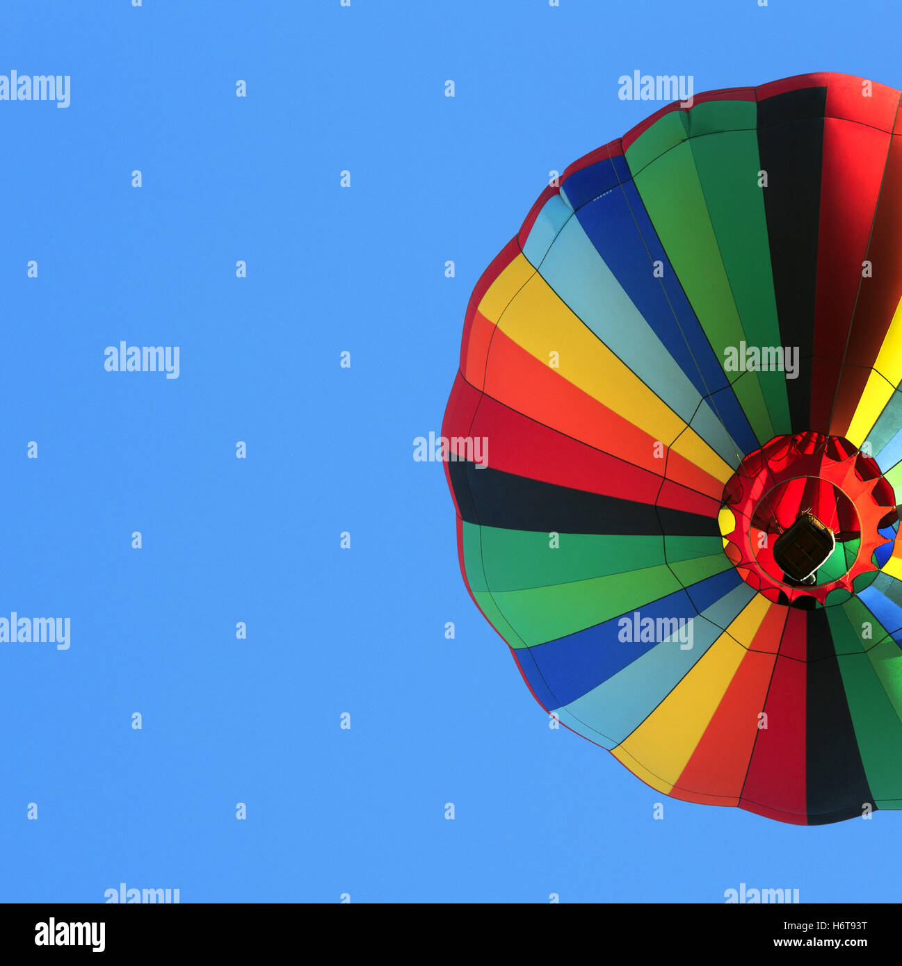 Hot air balloon basket hi-res stock photography and images - Alamy