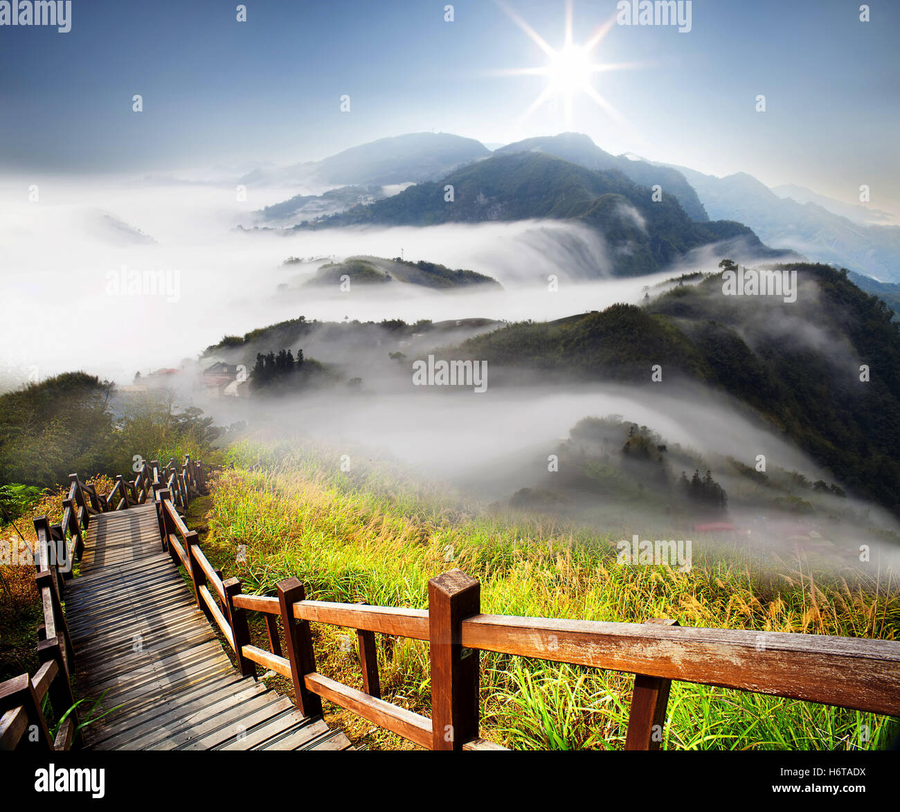 Environment enviroment sunset cloud hi-res stock photography and images ...