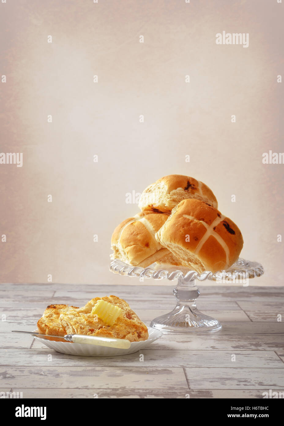 Hot cross buns hi-res stock photography and images - Alamy
