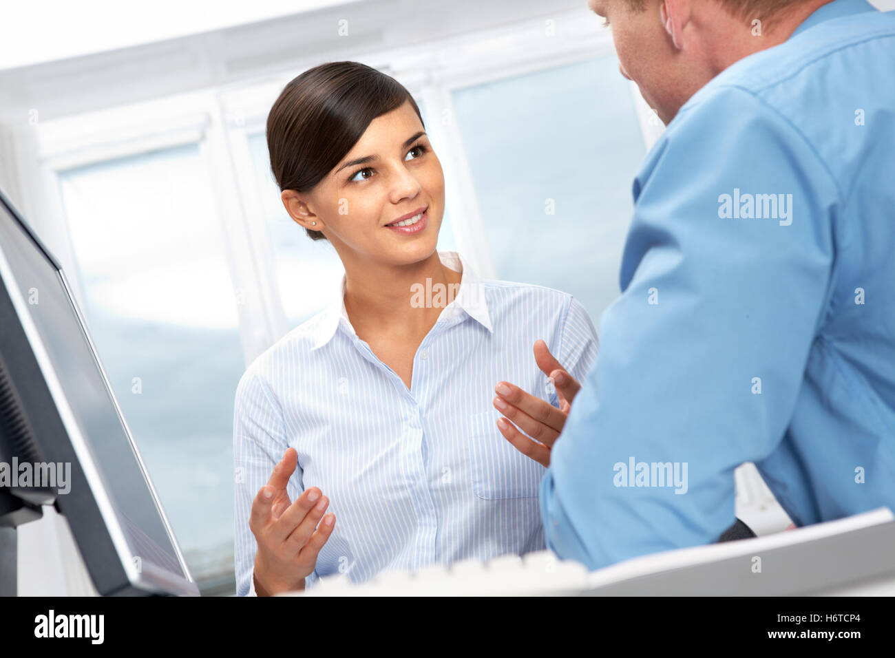 woman talk speaking speaks spoken speak talking chat nattering humans ...