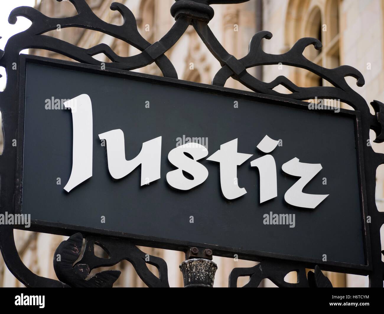 Metal advertisement signs hi-res stock photography and images - Alamy