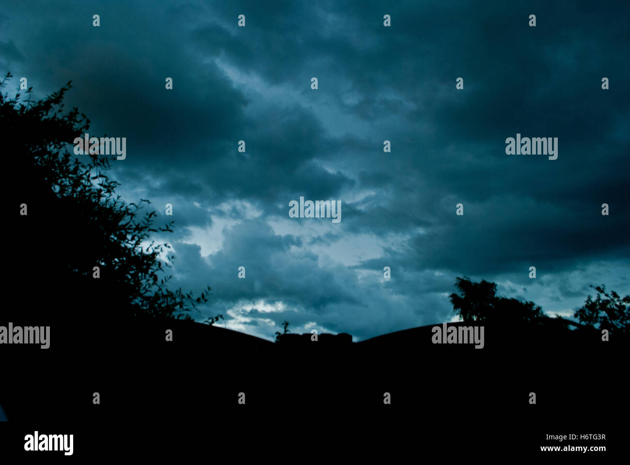 Dull sky hi-res stock photography and images - Alamy