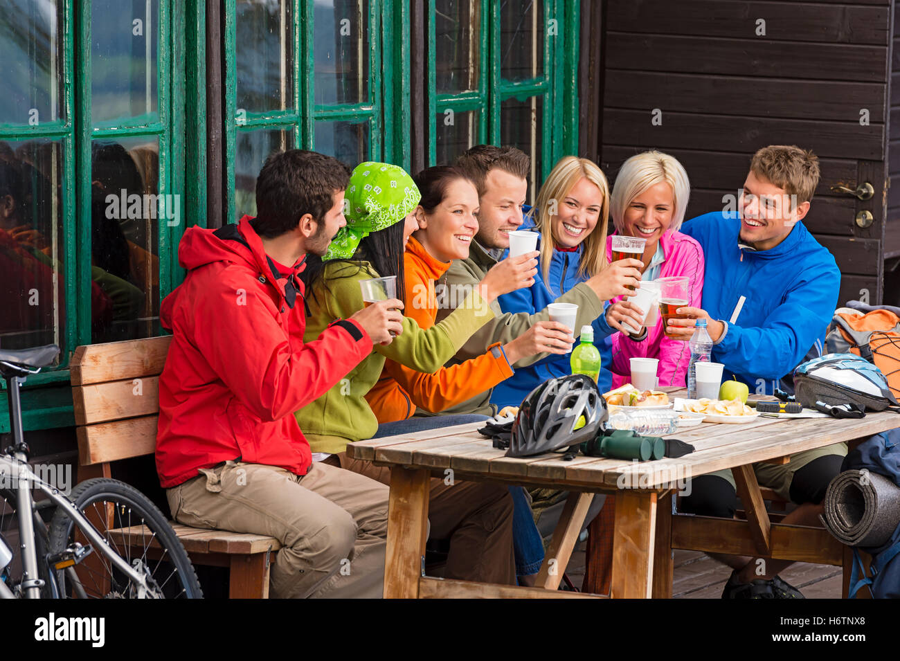 woman talk speaking speaks spoken speak talking chat nattering humans ...