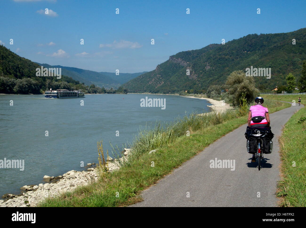 Donau radweg hi-res stock photography and images - Alamy