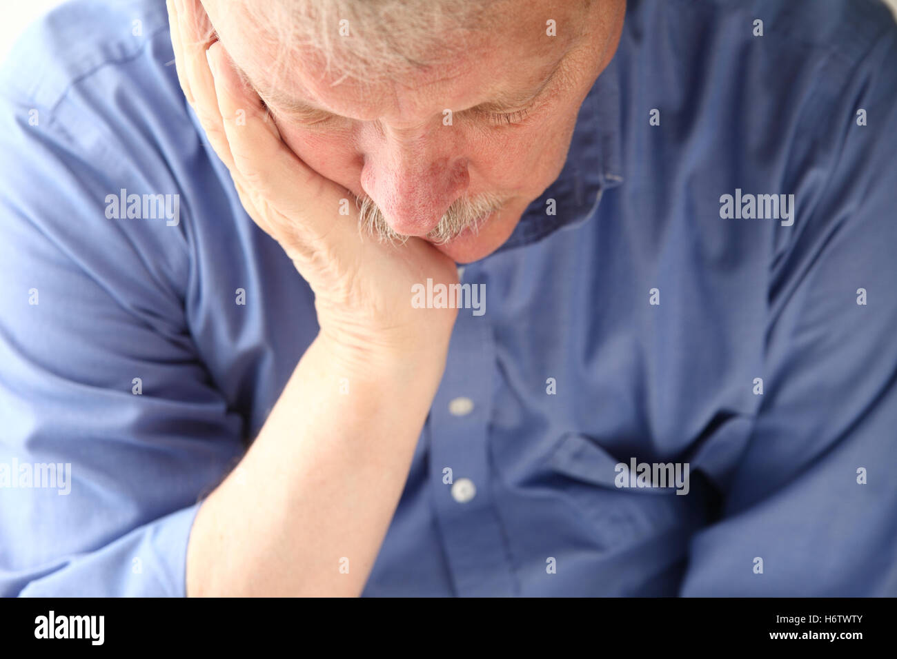 Sad body language hi-res stock photography and images - Alamy