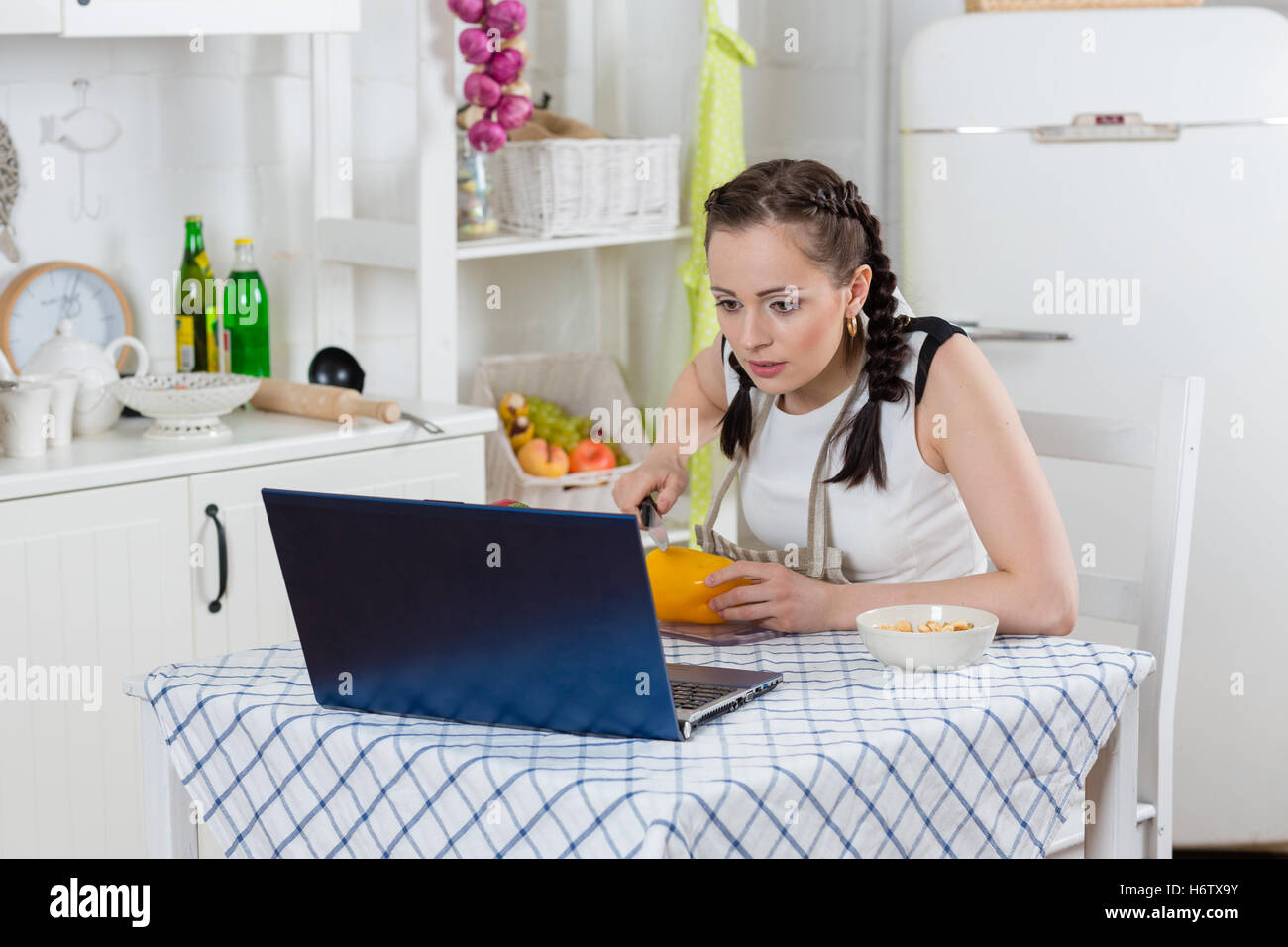 woman, laptop, notebook, computers, computer, food, aliment, pepper ...