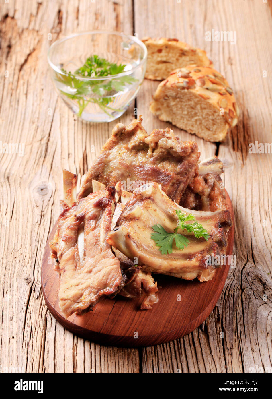 food aliment bread closeup dish meal grill barbecue barbeque roll ...