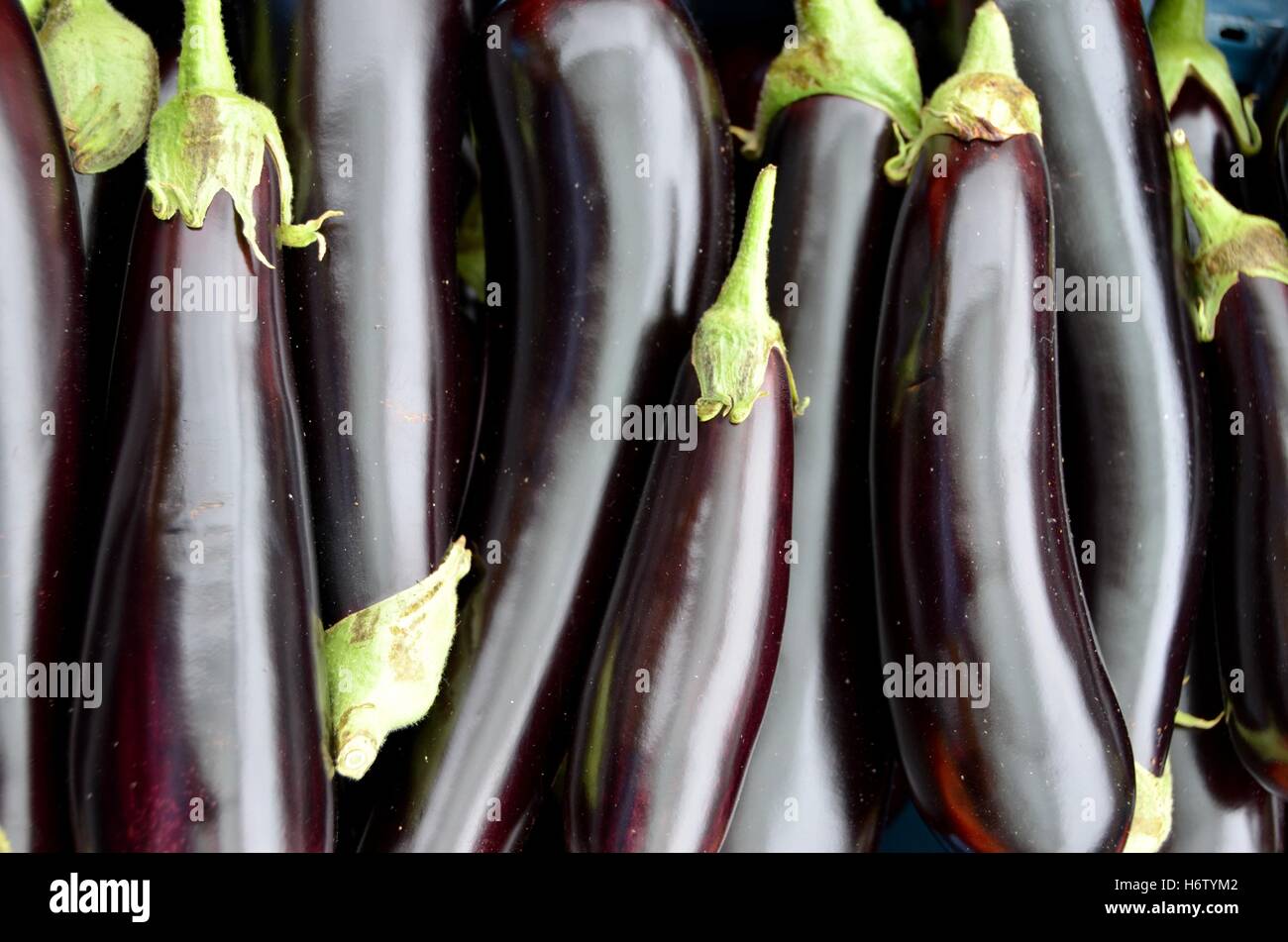 Aubergine fruits hi-res stock photography and images - Alamy